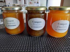 Compotas variadas: de laranja, tangerina, kiwi, tomate, melão e limão ...